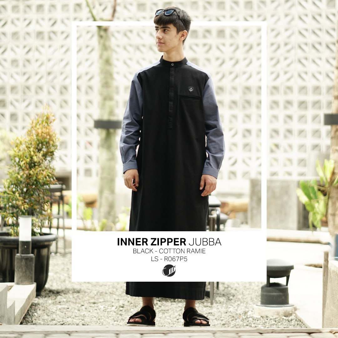 Rekomendasi Jubah Pria Modern Untuk Menemani Ibadahmu