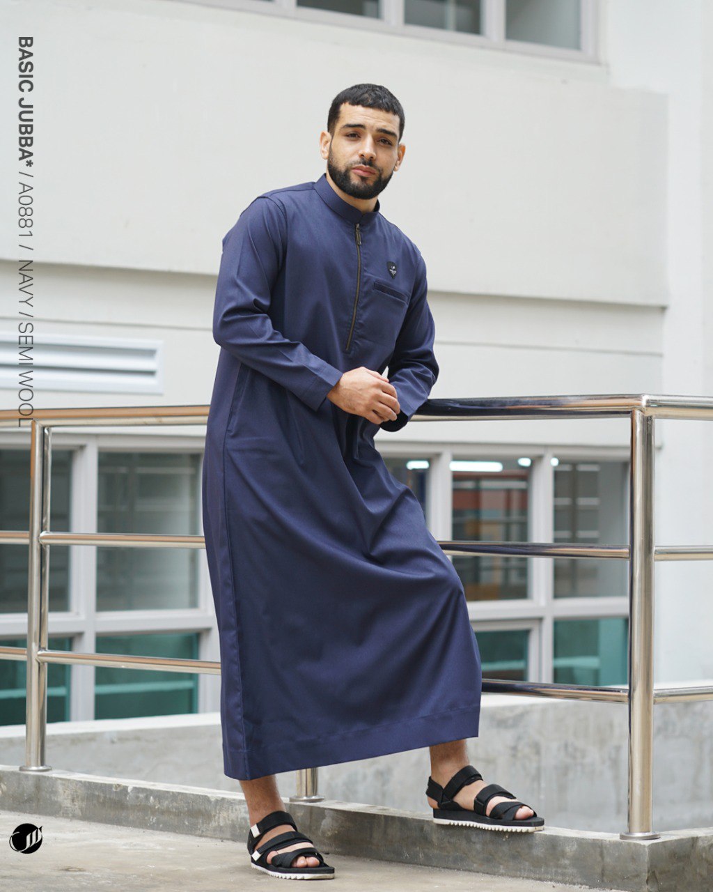 Rekomendasi Jubah Pria Modern Untuk Menemani Ibadahmu